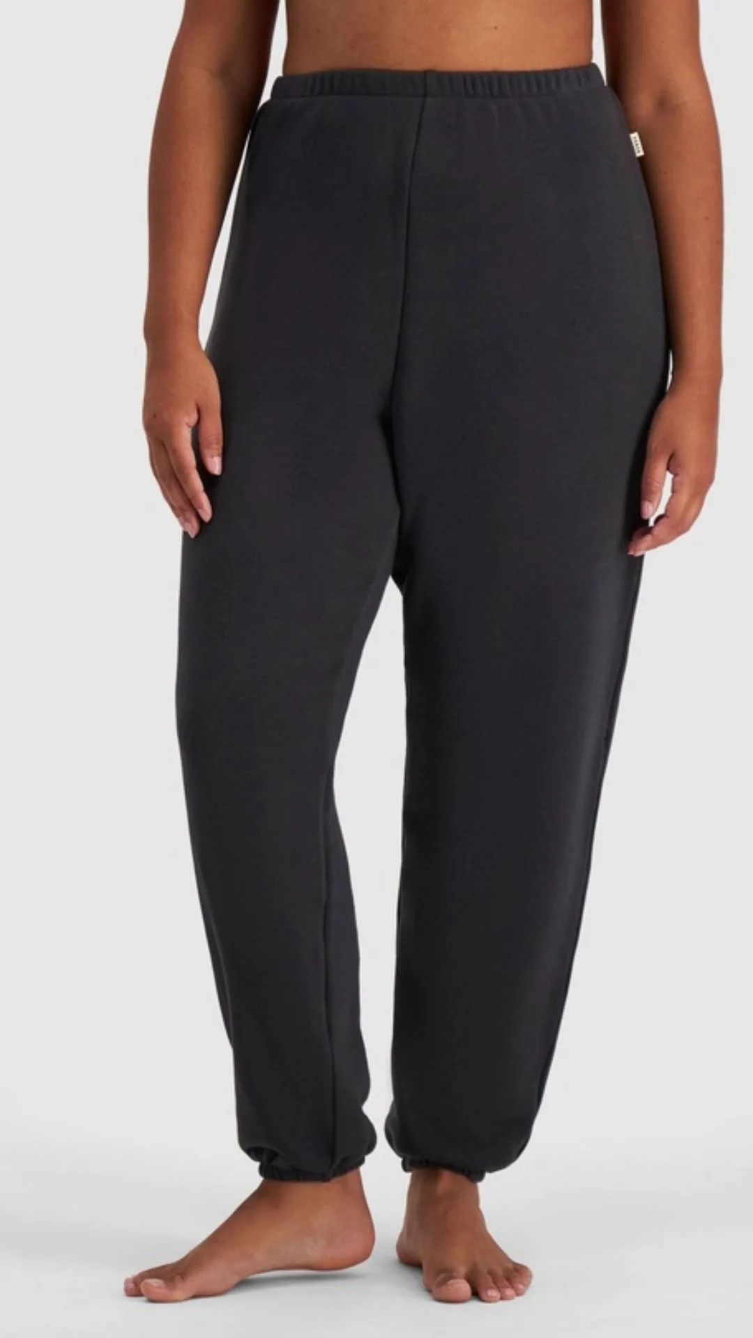 5 Oversized Sweatpant Styles We're Shopping In 2024