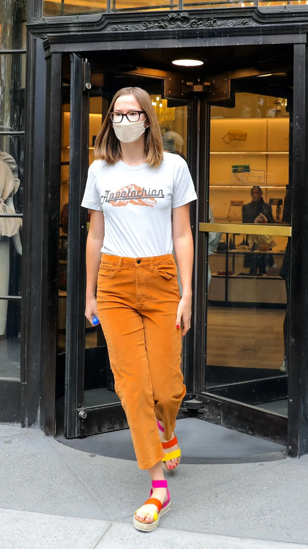 Why Does Violet Affleck Wear A Mask? About Her Post-COVID Viral Infection