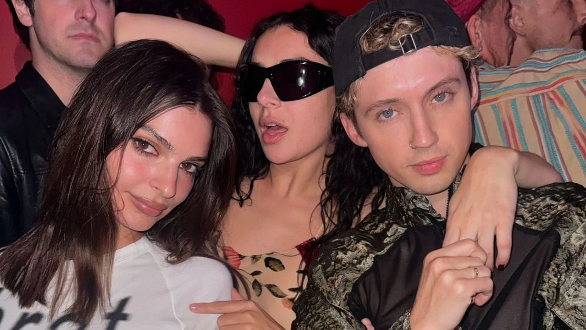 What Is Igari Makeup? How To Do 'Hangover Blush'