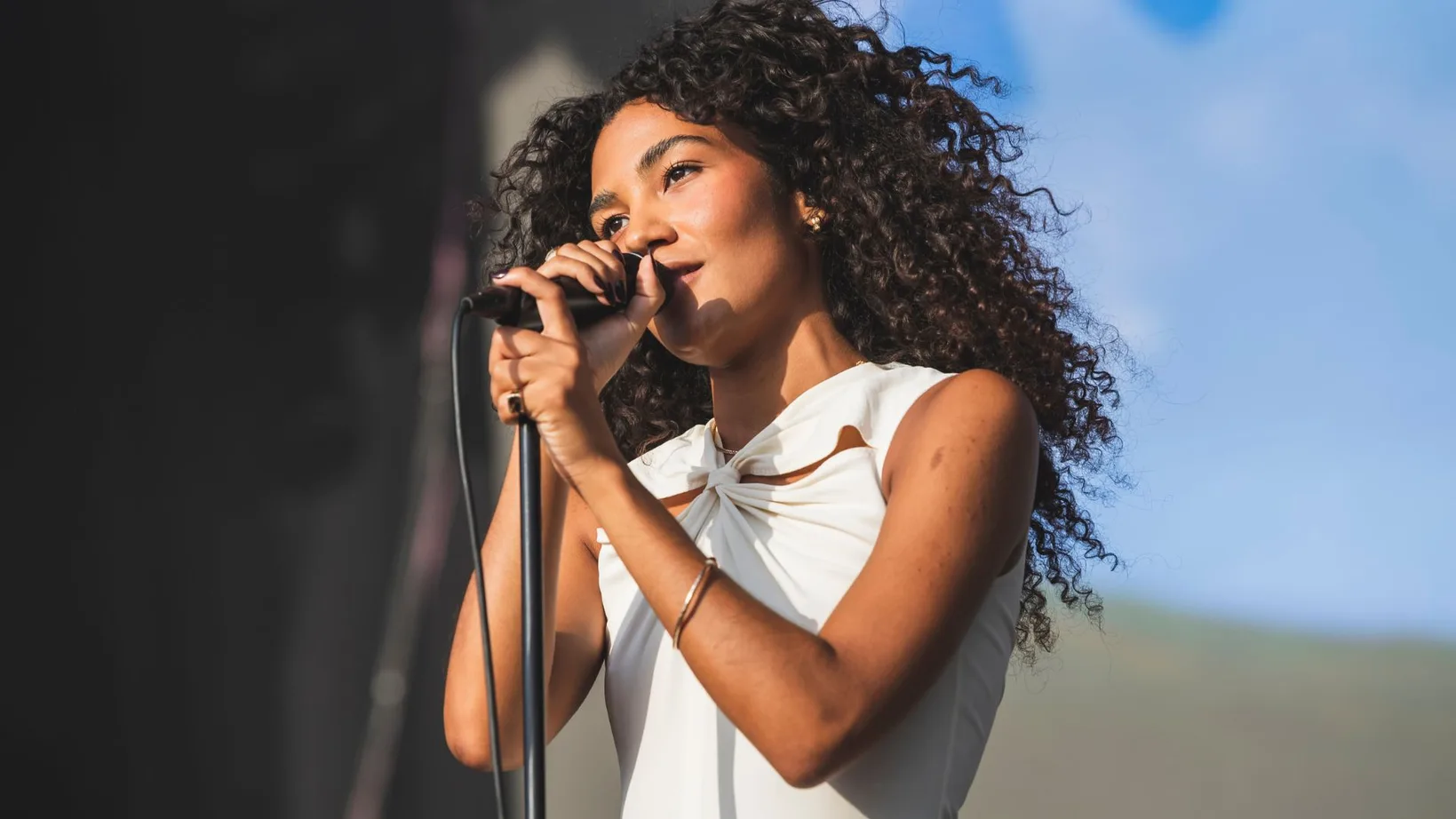 Is Singer Olivia Dean Dating Harry Styles? | ELLE