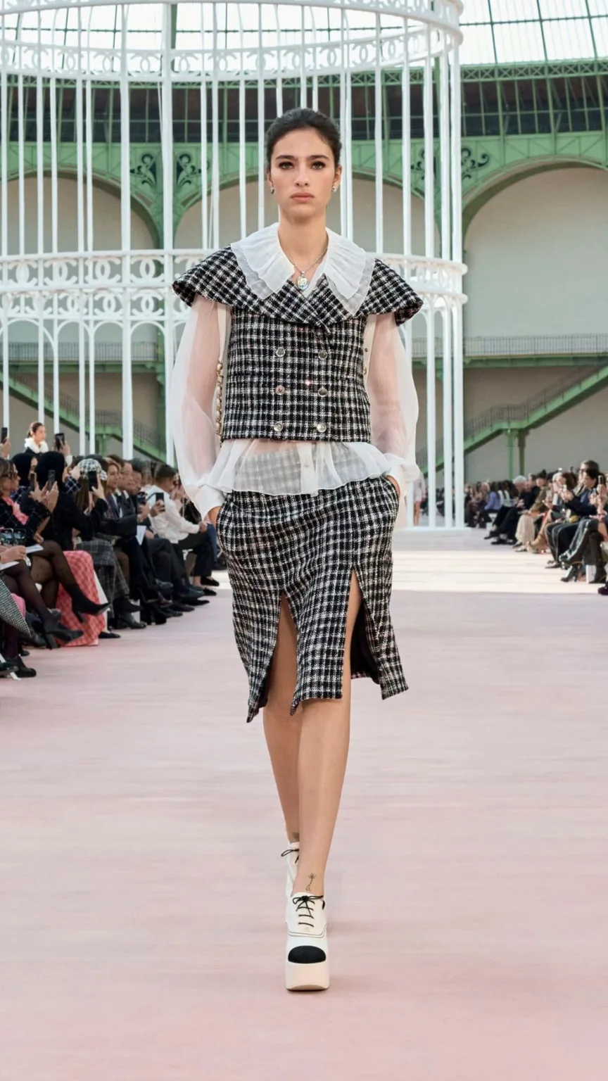 Chanel SS25 Captures Feminine Flights Of Fancy | ELLE