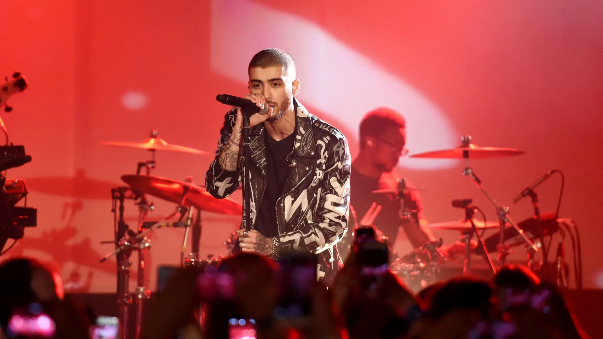 Zayn Malik Shares Tribute To Liam Payne At First Concert