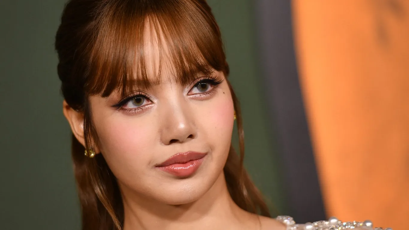 Lisa From Blackpink's Before And After Beauty Evolution