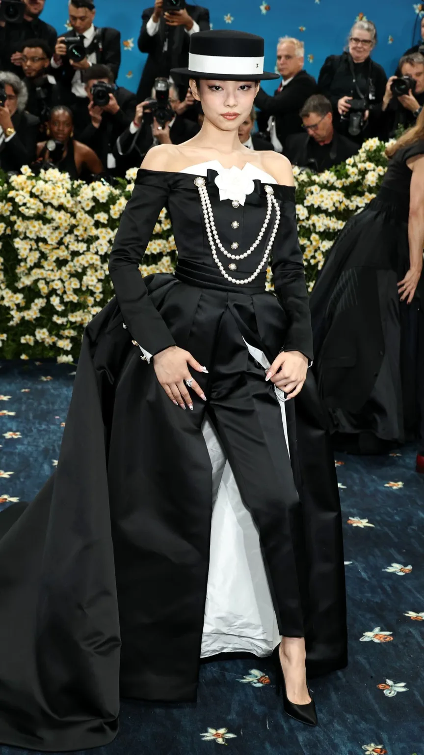 Jennie of Blackpink's Met Gala Dress Was An Optical Illusion