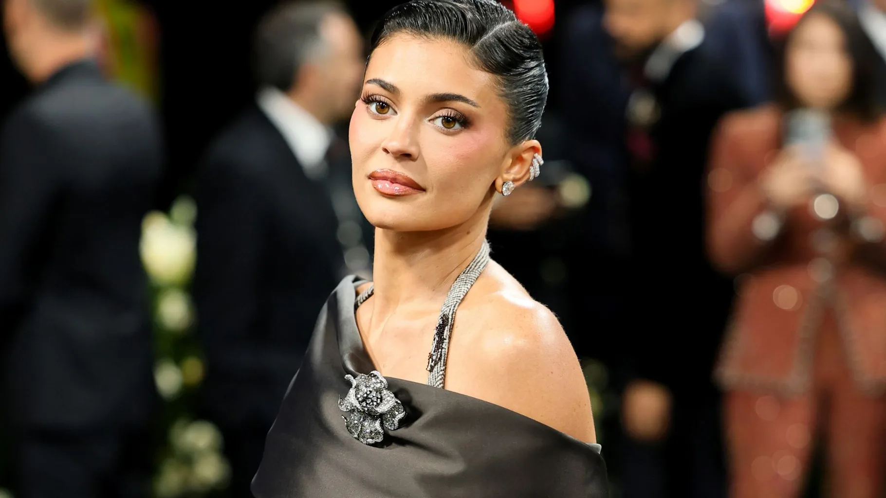 Kylie Jenner's Met Gala Dress Stunned, But Where Was Timothée?