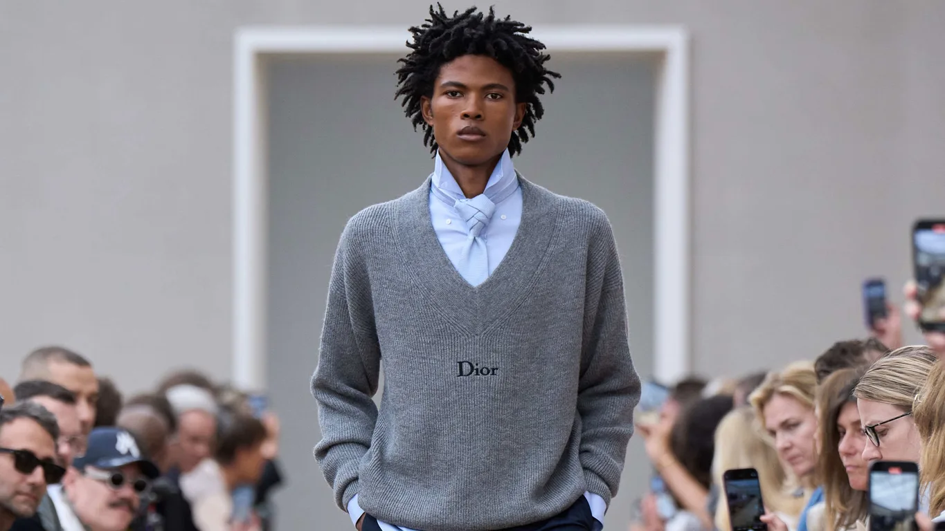 Jonathan Anderson’s Dior Debut Was a Love Affair With Boyhood | ELLE