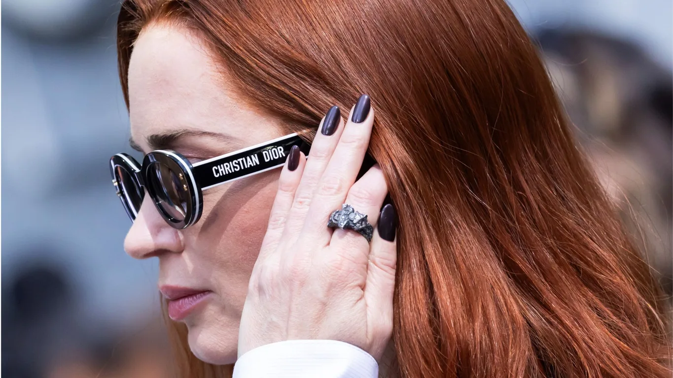 Emily Blunt's Wardrobe Is A Clue To Where She's Working In Devil Wears ...