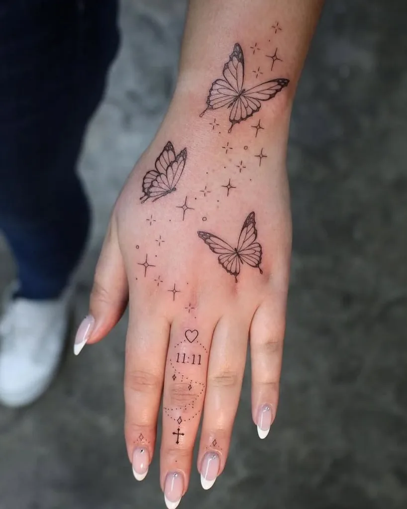 Dua Lipa Prooves That Finger Tattoos For Women Are Totally Chic