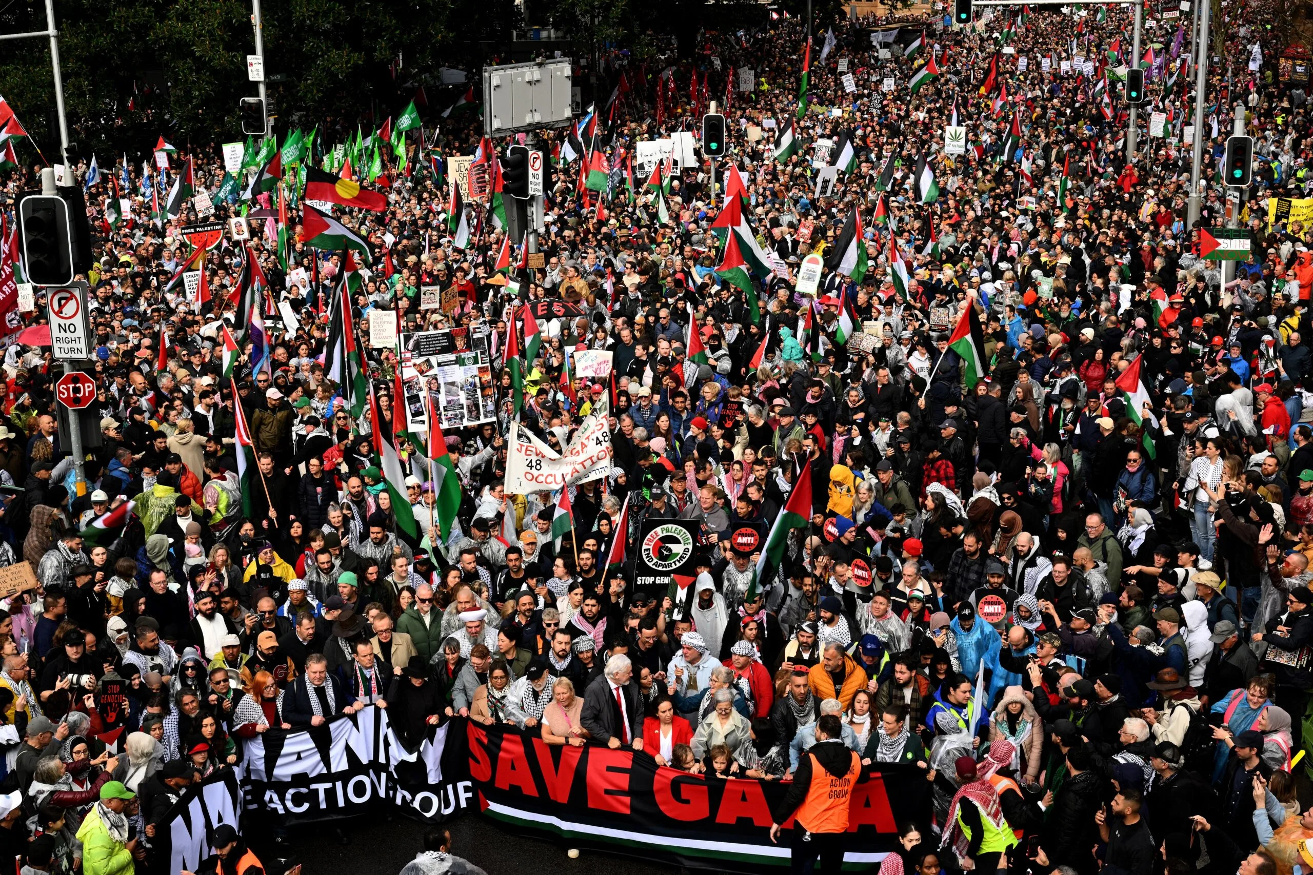 See Photos Of 300,000 People Marching For Humanity In Sydney