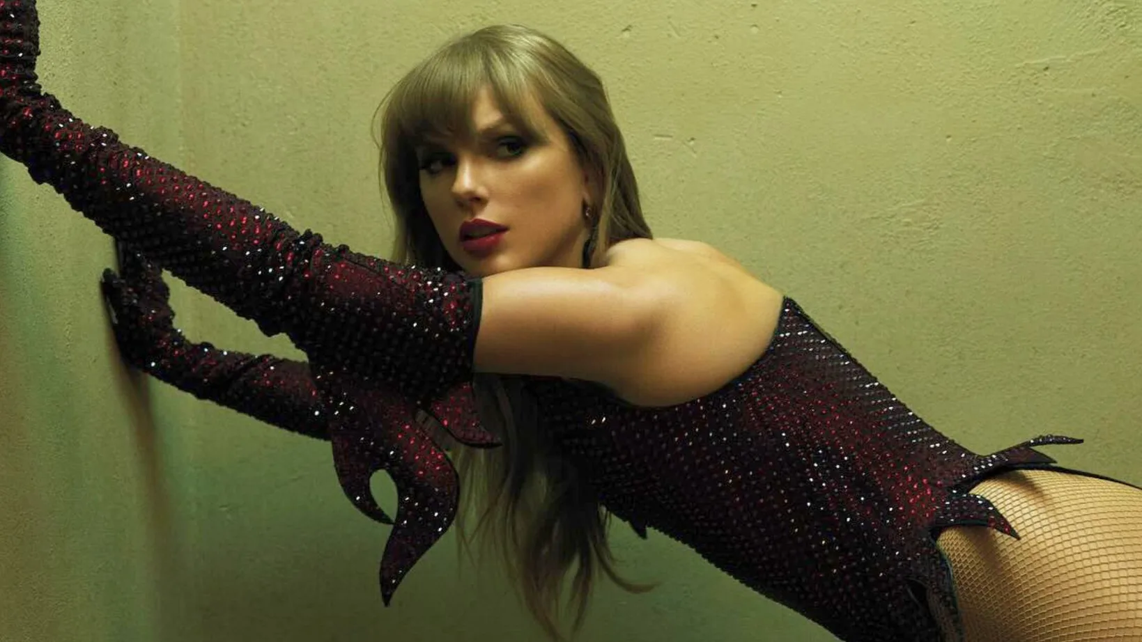 'Fate Of Ophelia' Lyrics Actually Decode Taylor Swift's 12th Album