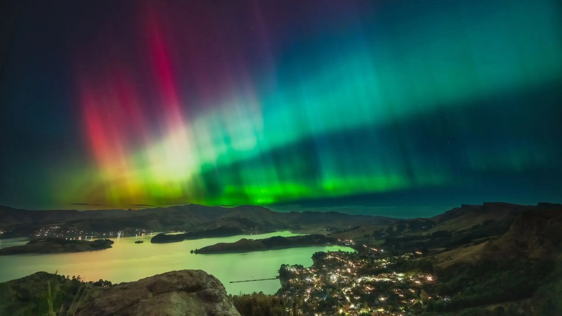 Where & When To See Tonight's Aurora Australis In Your Australian State