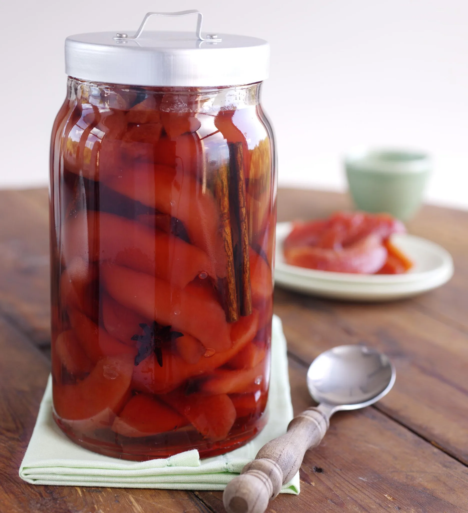 What uses are there for quinces?