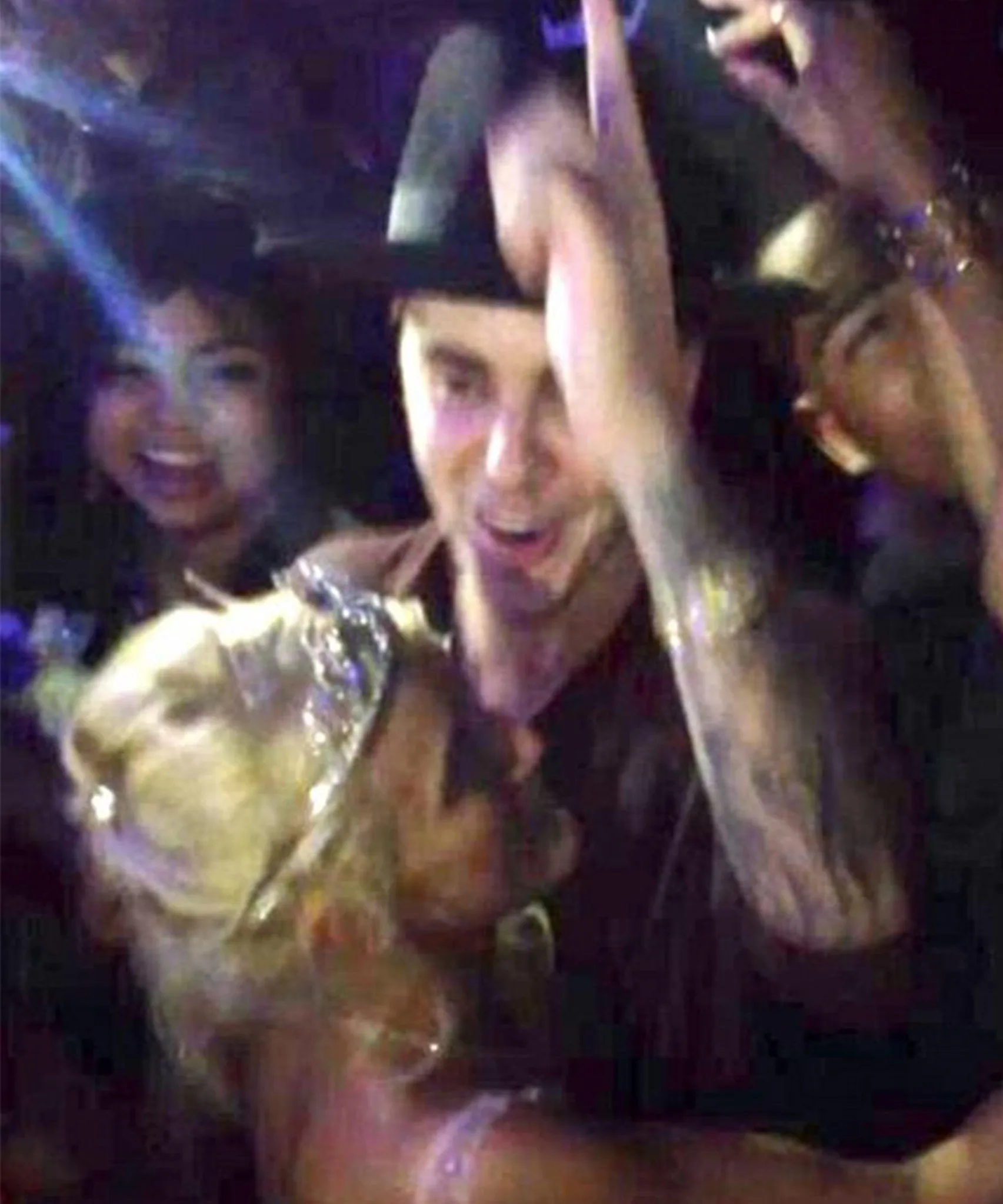 Justin Bieber makes an unexpected cameo at school prom