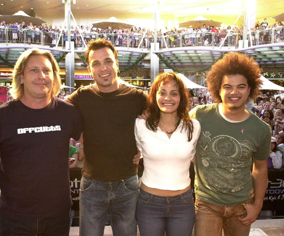 Australian Idol star Cosima De Vito is married!