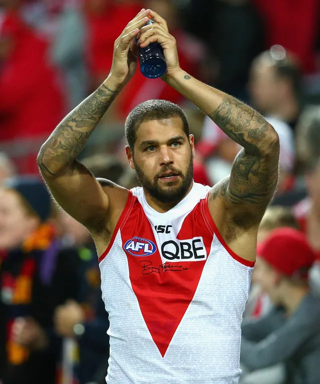 Jesinta Campbell breaks down after Buddy Franklin's seizure