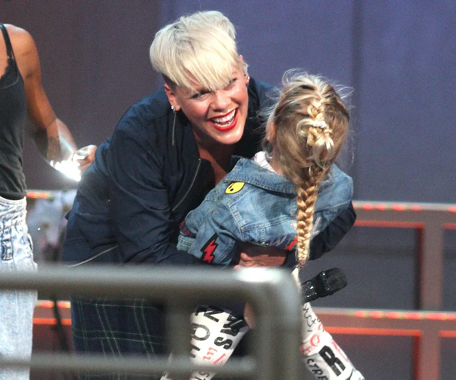 Pink’s daughter Willow Hart is simply gorgeous