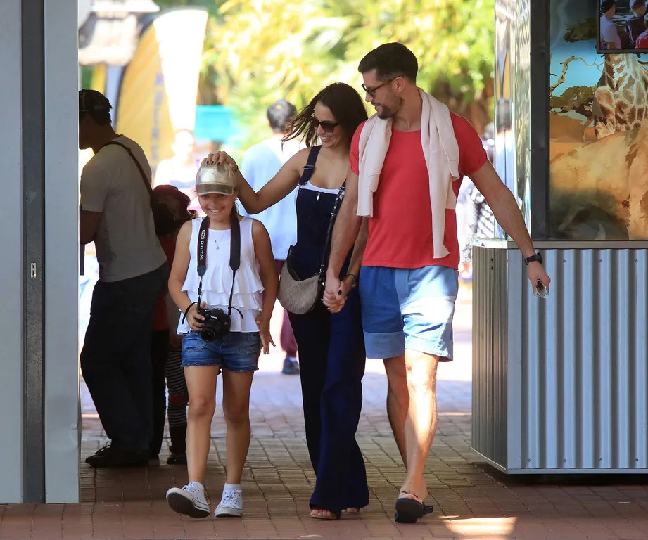The Bachelor's Sam Wood and Snezana's zoo date with Eve