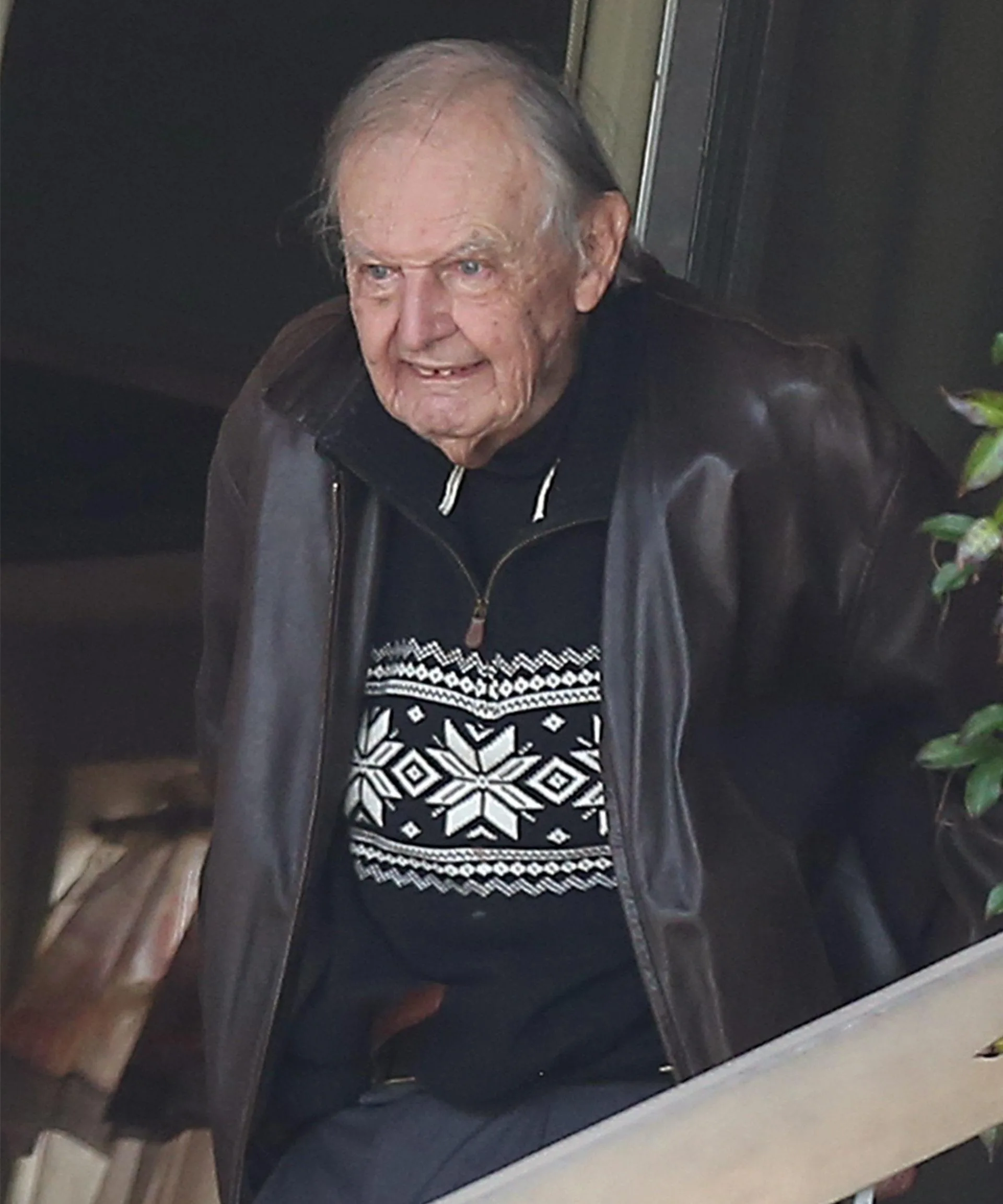 Fears for Ellen's 90-year-old-dad