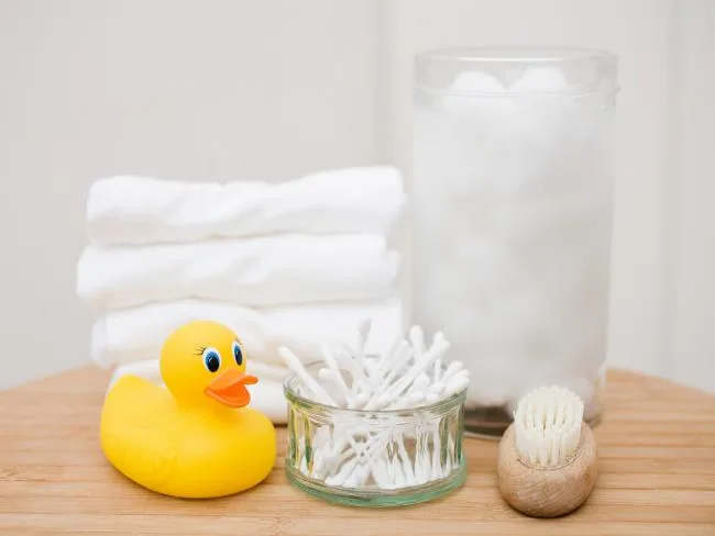 How to change and clean a reusable cloth nappy