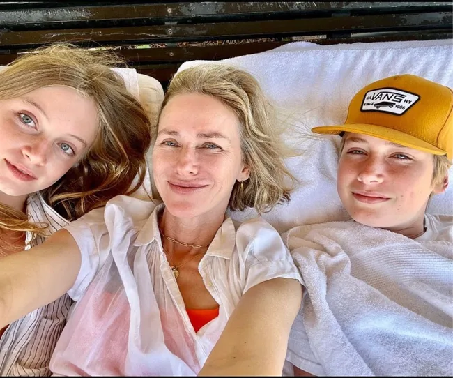 All about Naomi Watts’ two children and her unique blended family | Now ...