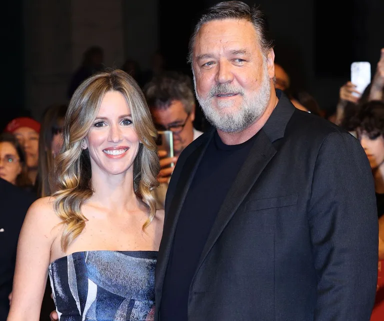 Russell Crowe's relationship with girlfriend Britney Theriot