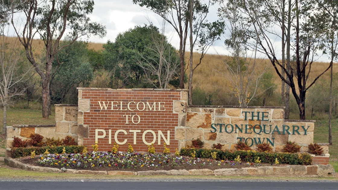 Send in the ghost hunters: Is this Australia's most haunted town?