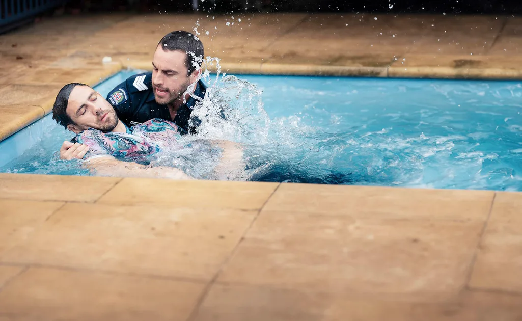 Neighbours spoilers: Aaron's life-threatening spa plunge | Now To Love
