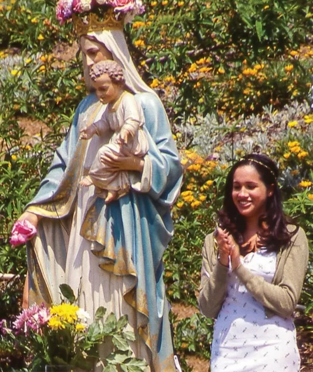 Rare photos of Meghan Markle young | Now To Love