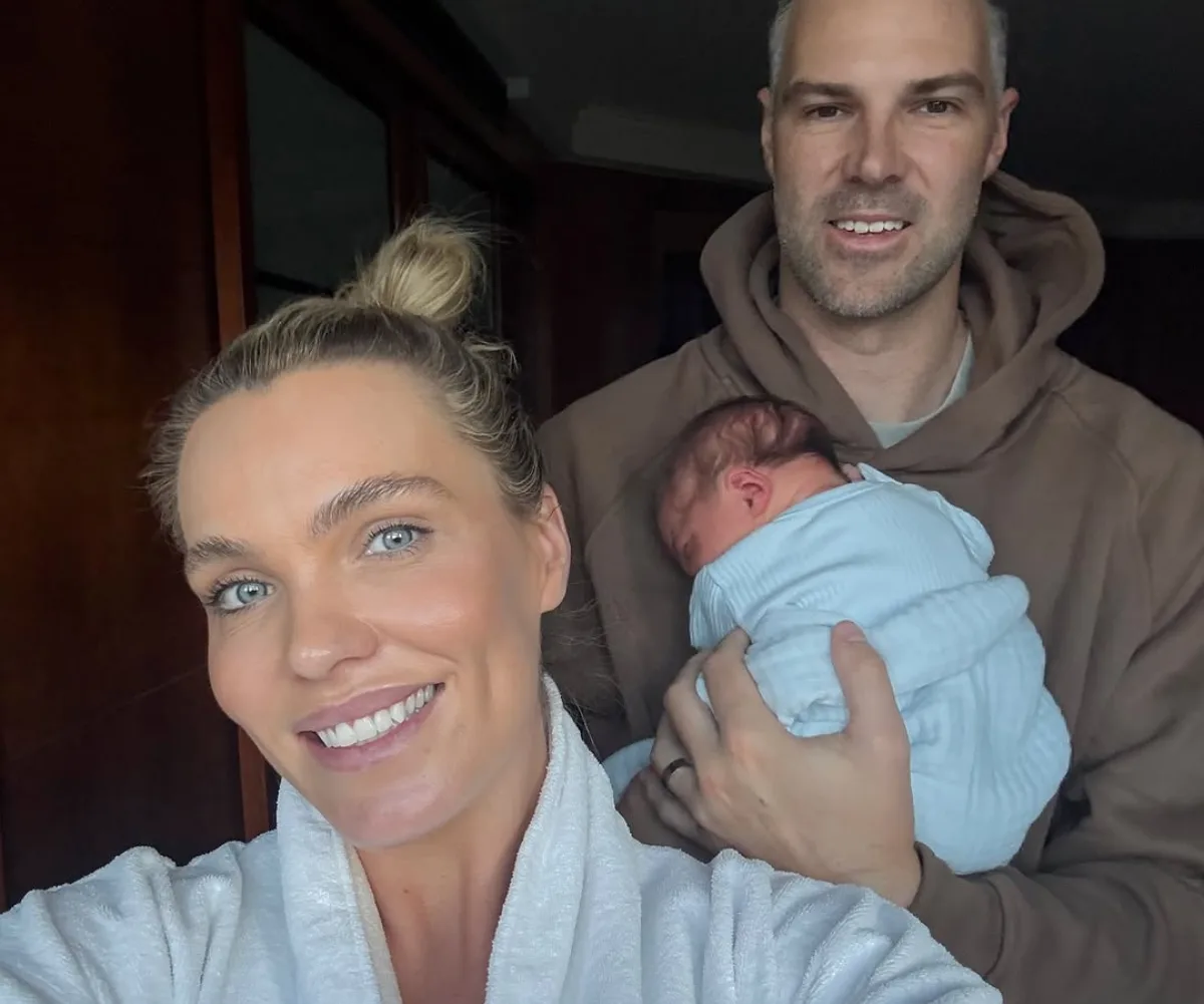 Abbey Holmes responds to criticism about returning to work