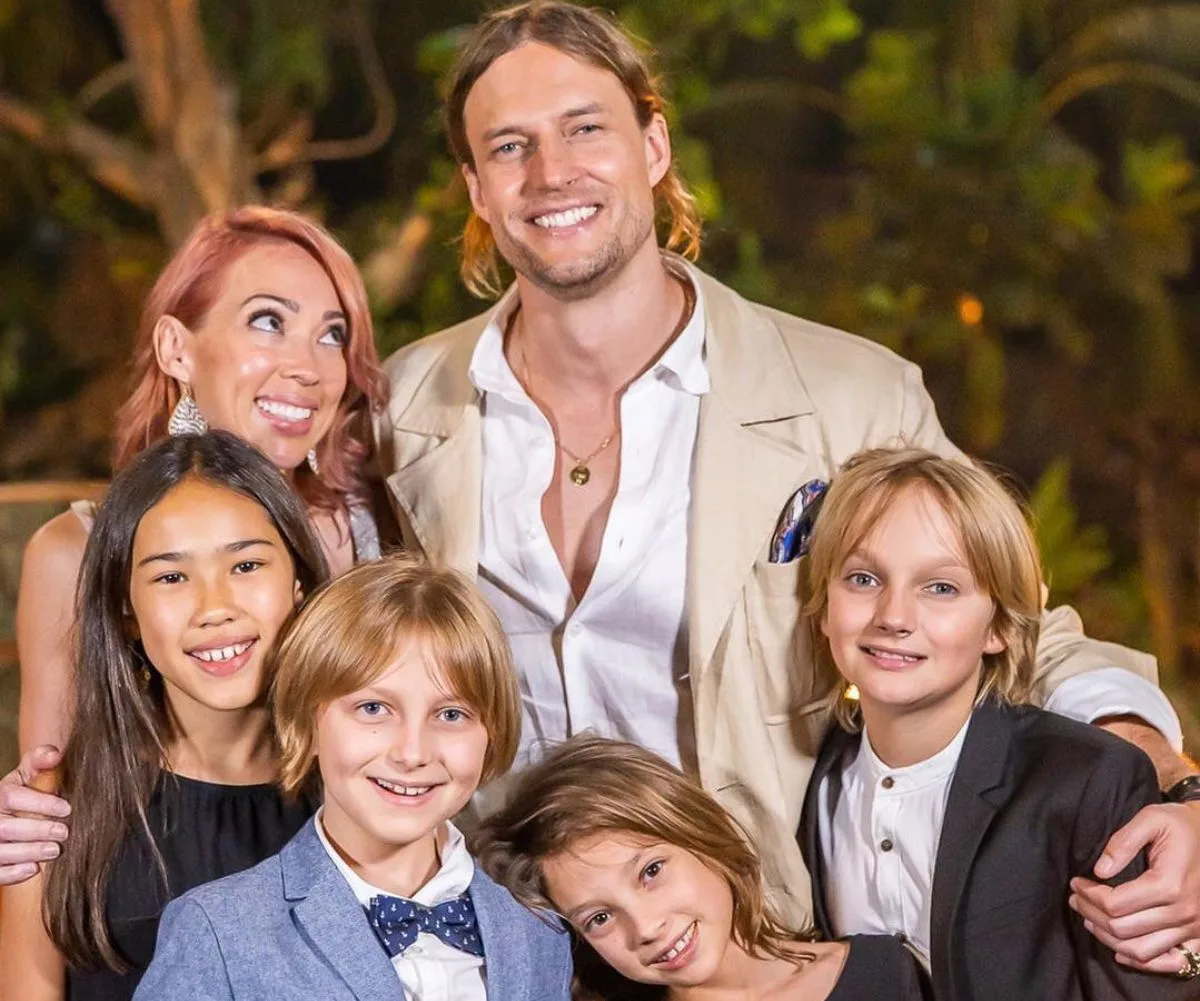 Who are David Genat's wife and kids? Meet his family