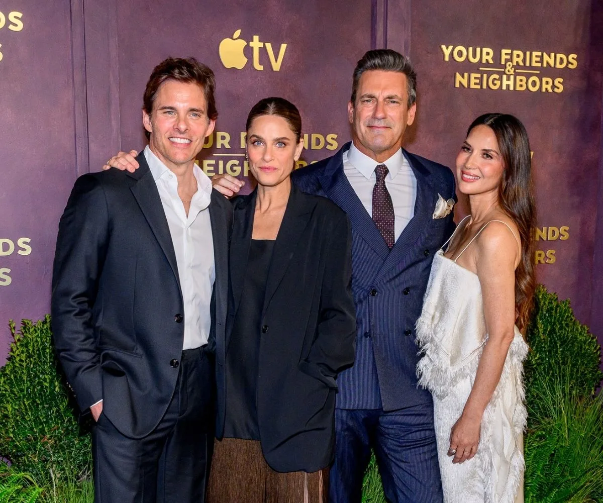 Olivia Munn & Amanda Peet Open Up About Their Shared Breast Cancer ...