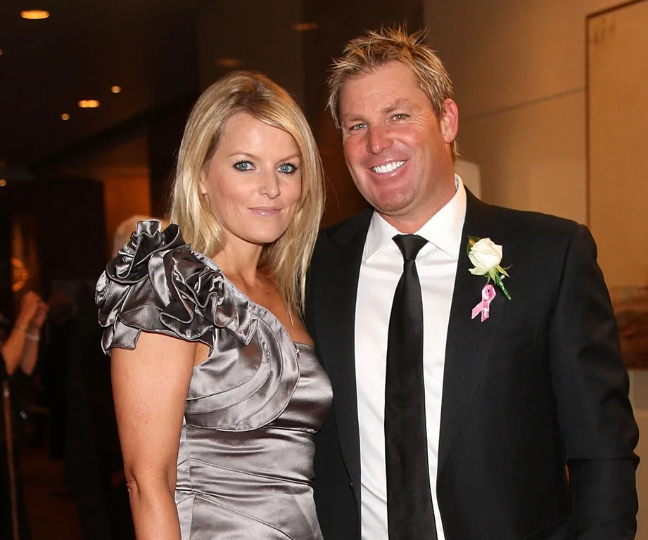 Shane Warne accidentally admits cheating on Simone