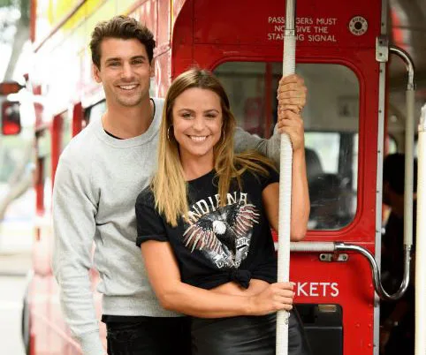 How is Elise Stacy in The Bachelor's final two?