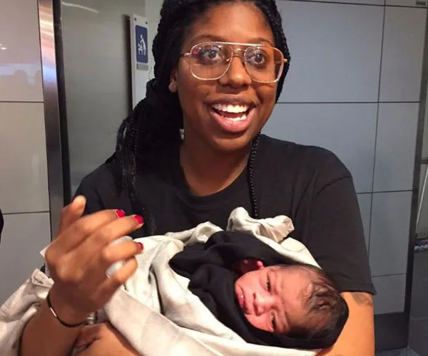 Superwoman delivers her own baby in a hotel room
