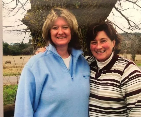 Telepathic best friends: You won't believe how similar the lives of ...