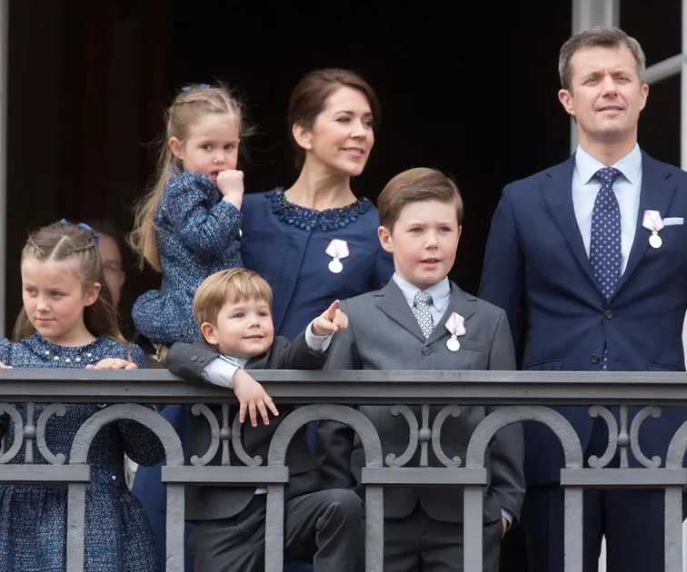 Princess Mary returns home for Christmas