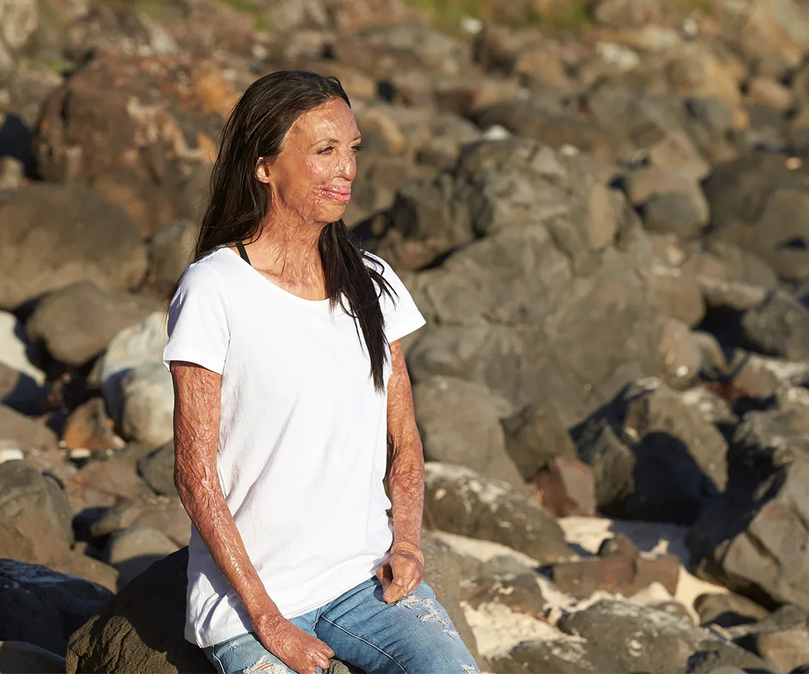 Turia Pitt completes ironman triathlon