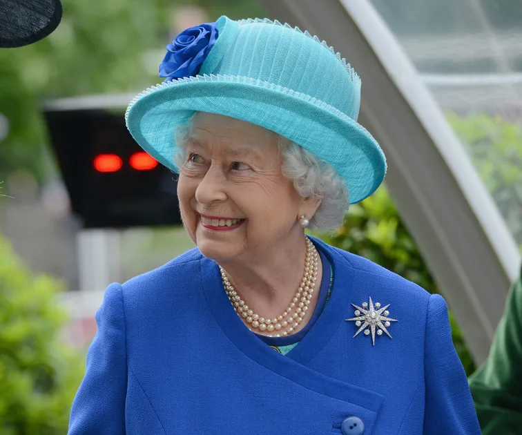 Tech-savvy Queen Elizabeth tweets birthday thanks