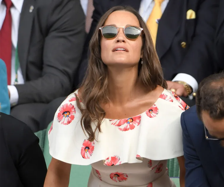 Pippa Middleton’s awkward dress moment at Wimbledon