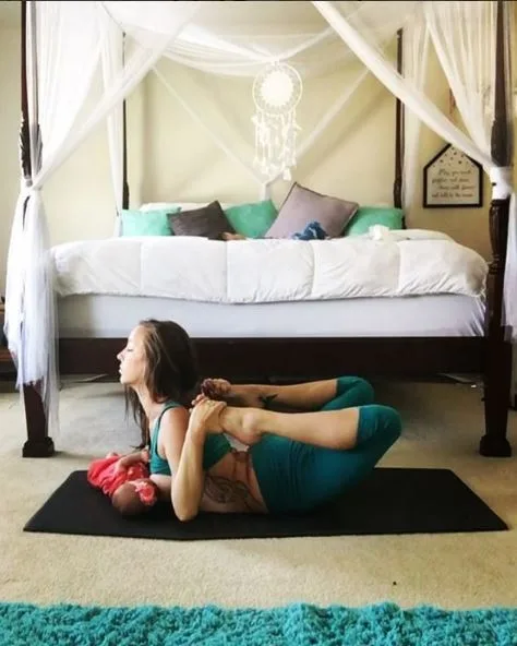 breastfeeding while doing yoga
