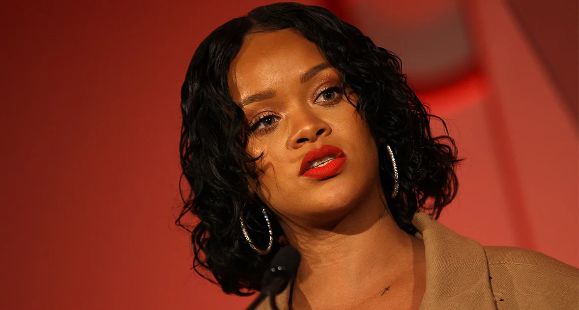Rihanna claps back at body shamer in the best way