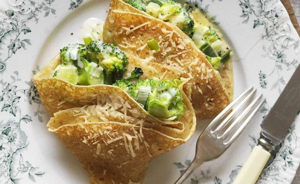 How to make spring onion pancakes and savoury crepes