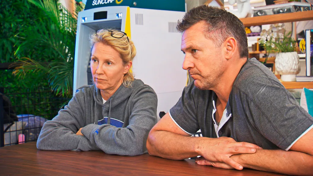 The Block Kerrie and Spence walk out