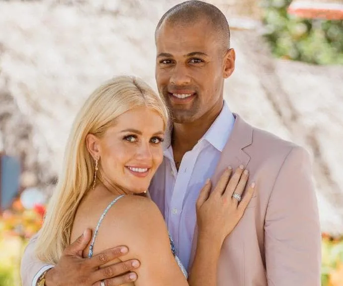 How do you say The Bachelorette Ali Oetjen's surname?