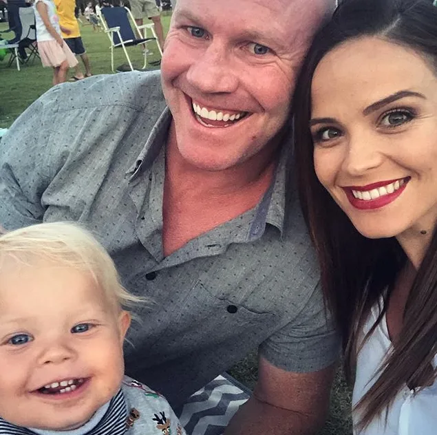 Lauren Brant and Barry Hall are expecting their second child, and we ...