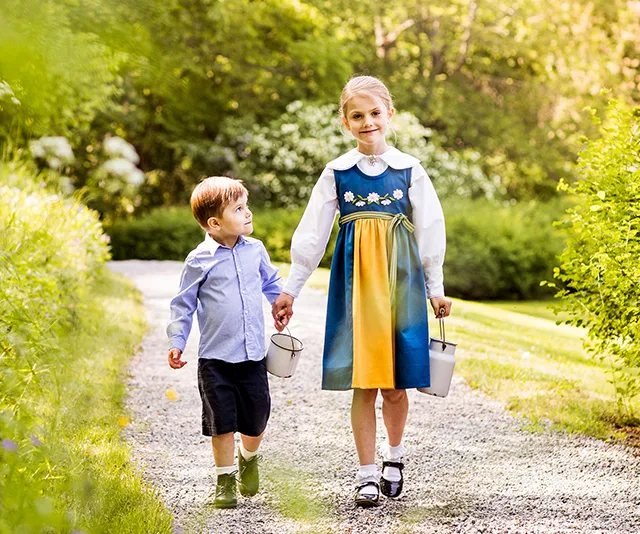 Princess Estelle & Prince Oscar of Sweden feature in stunning new pics