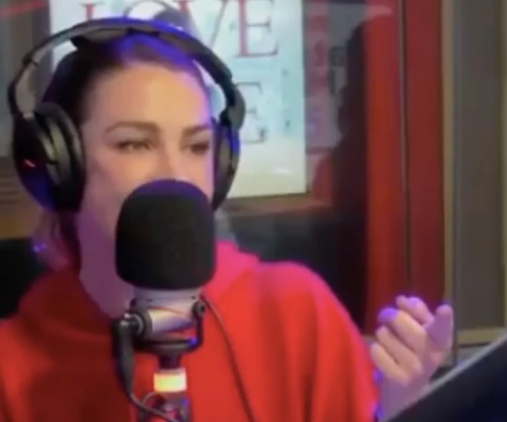 Kate Ritchie's marriage shock, as she's pictured without her wedding ring