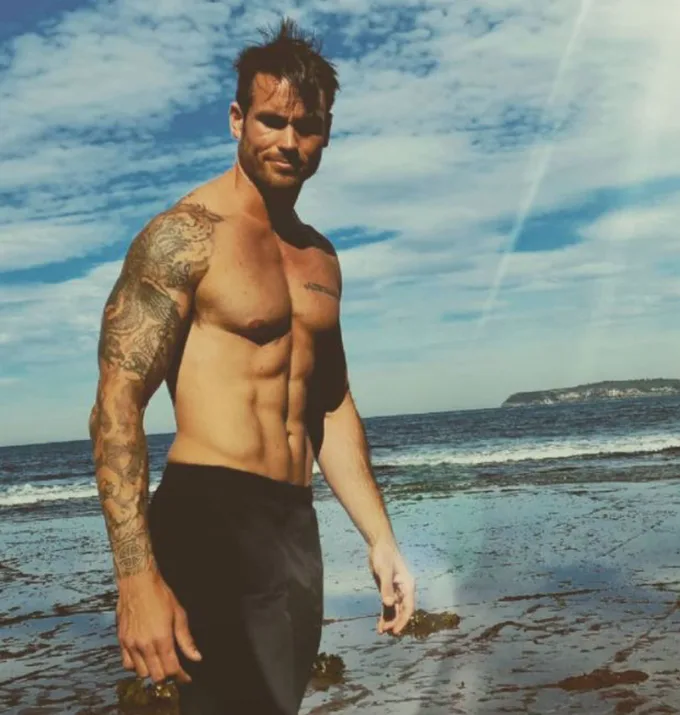 Home & Away's Sam Frost & Nicholas Cartwright bond on set