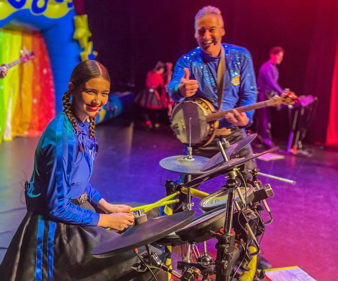 Anthony Field's daughter joins The Wiggles on stage