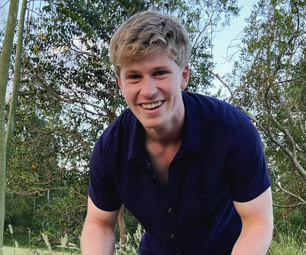 Domenica Calarco asks Robert Irwin out for a drink